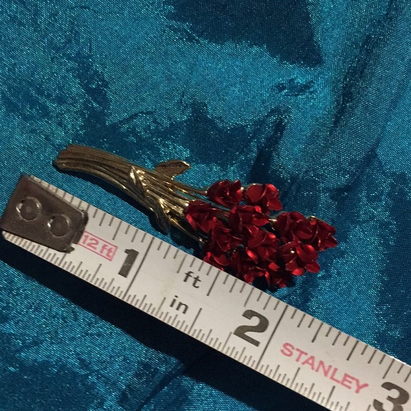 Avon | Jewelry | Vintage Avon Dozen Red Roses Pin Dm 97 Brooch Pin ...